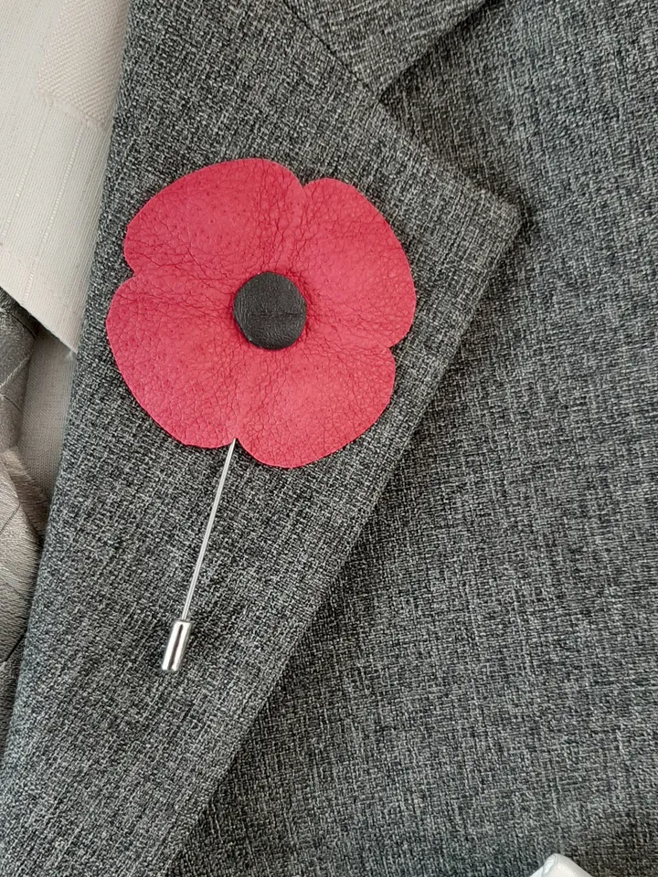 Remembrance poppy men's lapel pin Leather boutonniere for him 3rd ...