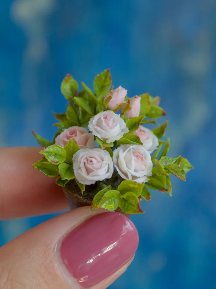 MINIATURE Roses in a Ceramic Pot 2 | Dollhouse miniatures US$48.00 ...
