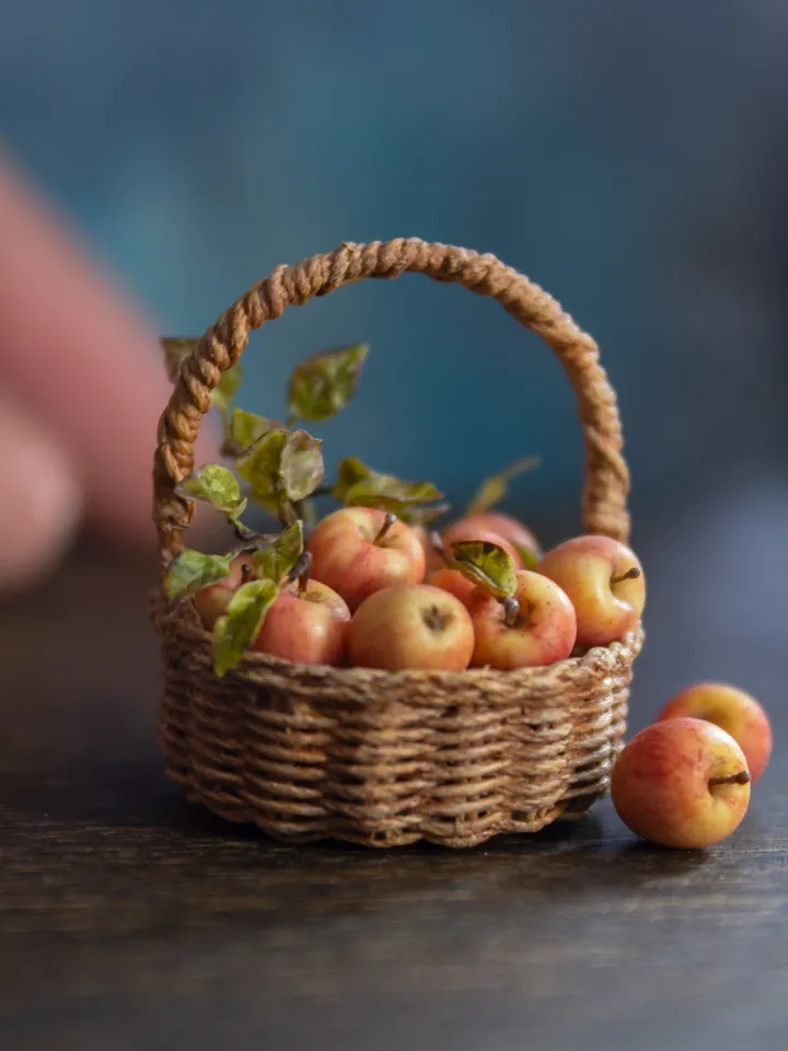 TUTORIAL Miniature polymer clay apple