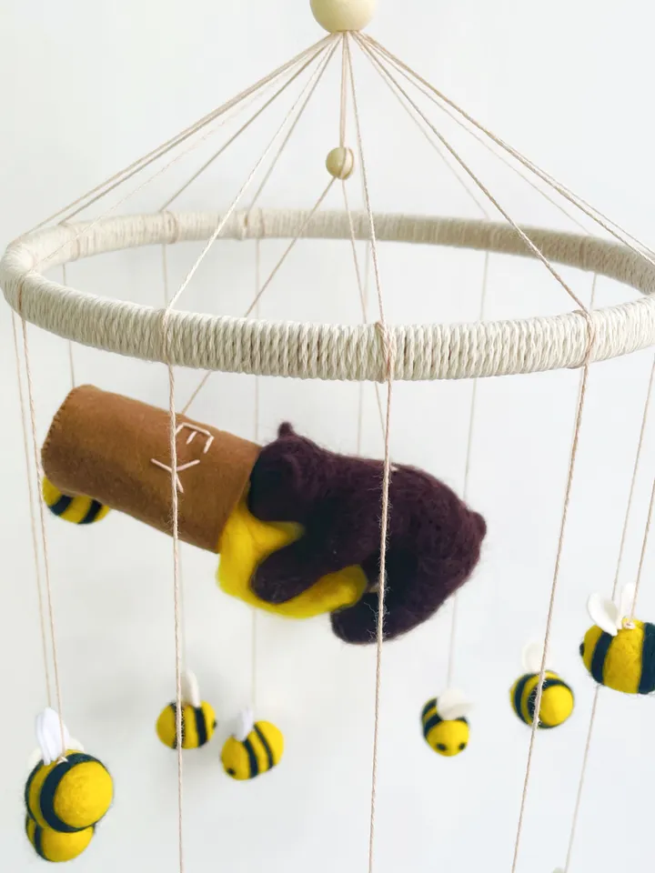 Bear and bees mobile, Bear mobile, Bee mobile, Bee Nursery Decor ...