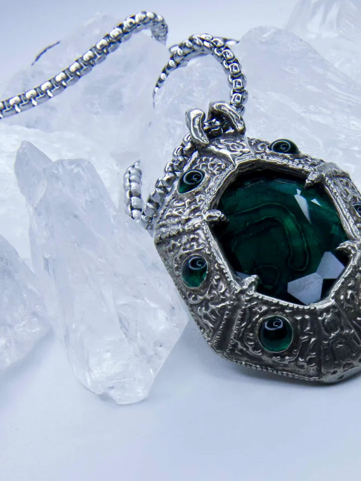 The Necromancer Amulet from Elder Scrolls Oblivion / Skyrim Oblivion ...