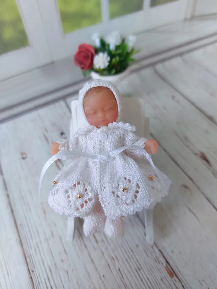 CUSTOM ORDER. Miniature white knit clothes for Zuru mini baby doll $55. ...