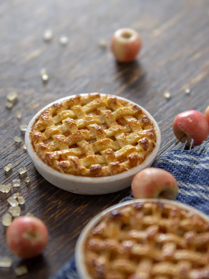 TUTORIAL Miniature polymer clay apple pie