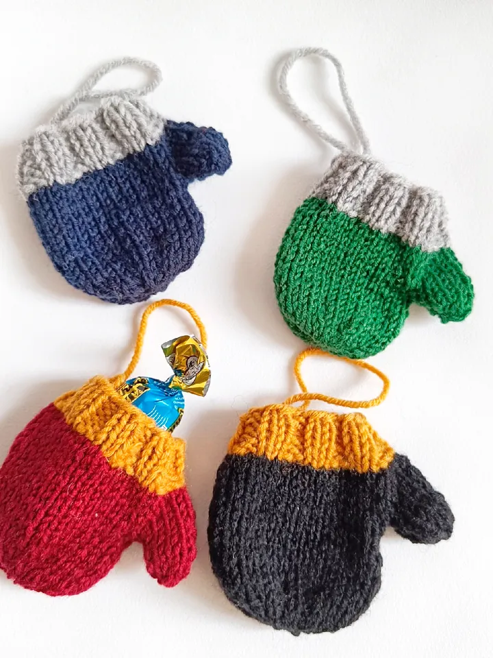 Set of 4 item: Hogwarts Mini mittens for Christmas tree Decorations for ...