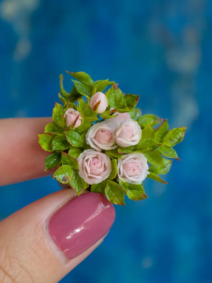 MINIATURE Roses in a Ceramic Pot 1 | Dollhouse miniatures $48.00 | Buy ...