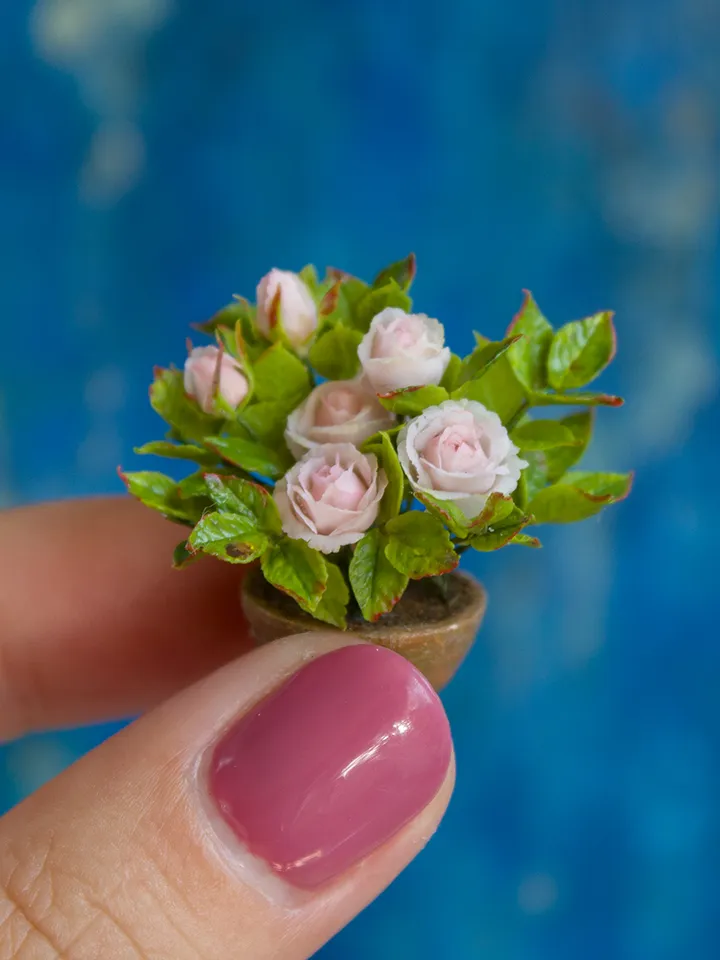 MINIATURE Roses in a Ceramic Pot 1 | Dollhouse miniatures $48.00 | Buy ...
