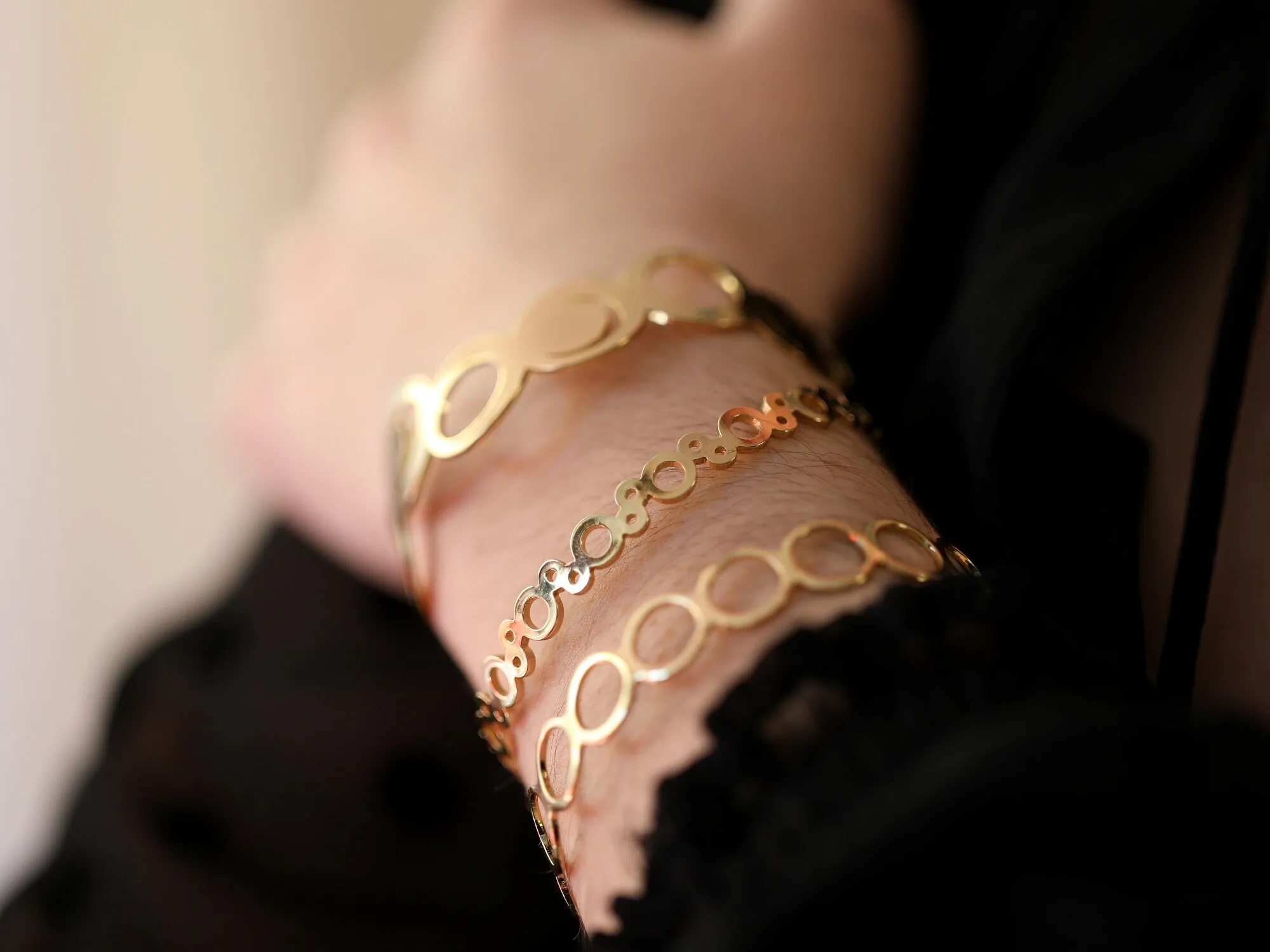 Wide Multiple Circles Bracelet Silver or Gold, Circles Cuff Bracelet ...