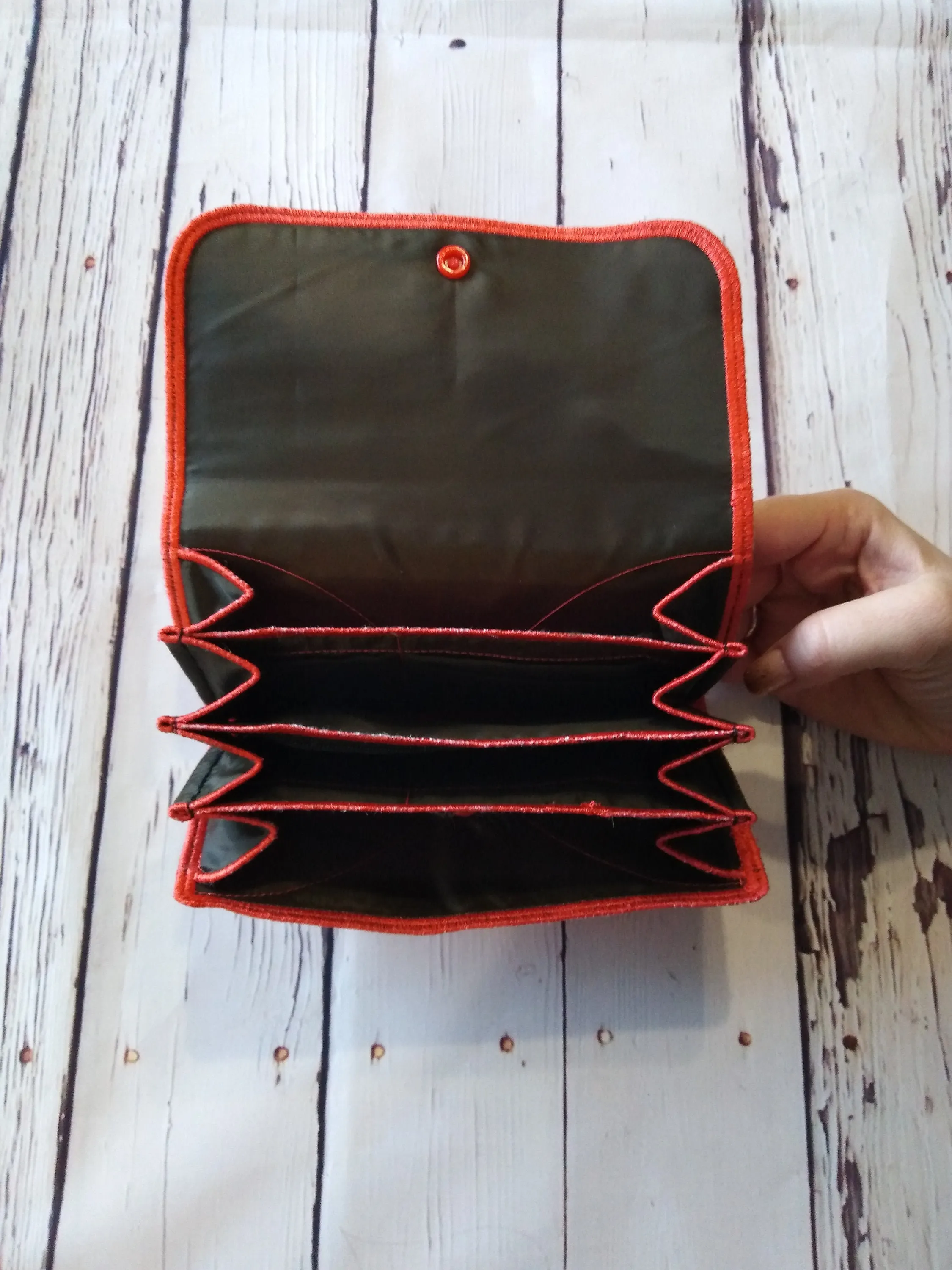 Base Wallet Machine embroidery designs In the Hoop purse, phone case ...