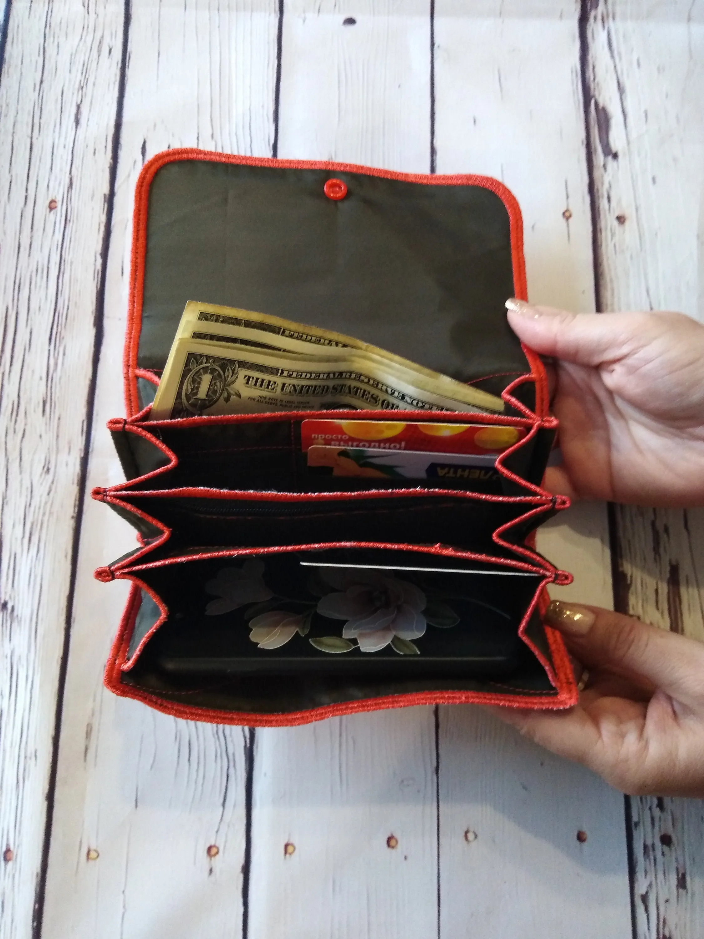 Base Wallet Machine embroidery designs In the Hoop purse, phone case ...